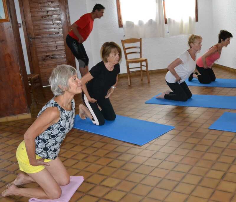 Apprendre à se pencher - Habiter son Corps - Cours et Stages de Yoga ...